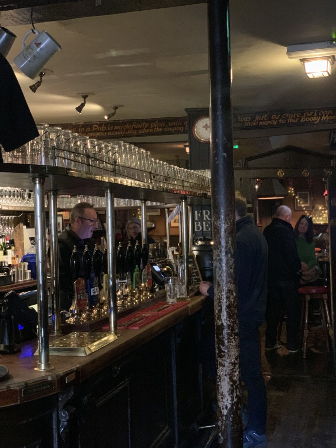 Um passeio pela história dos pubs de Londres - Comida com História